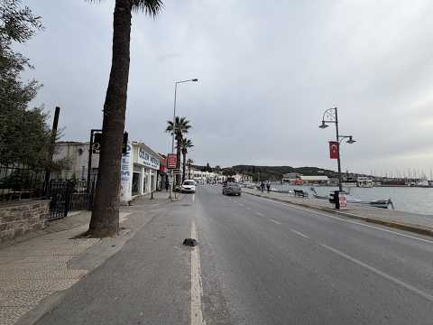 AYVALIK TA SATILIK BİNA.DENİZE SIFIR.KOD:3046.HUSEYİN CALISKAN:+90,533,522,0028 .