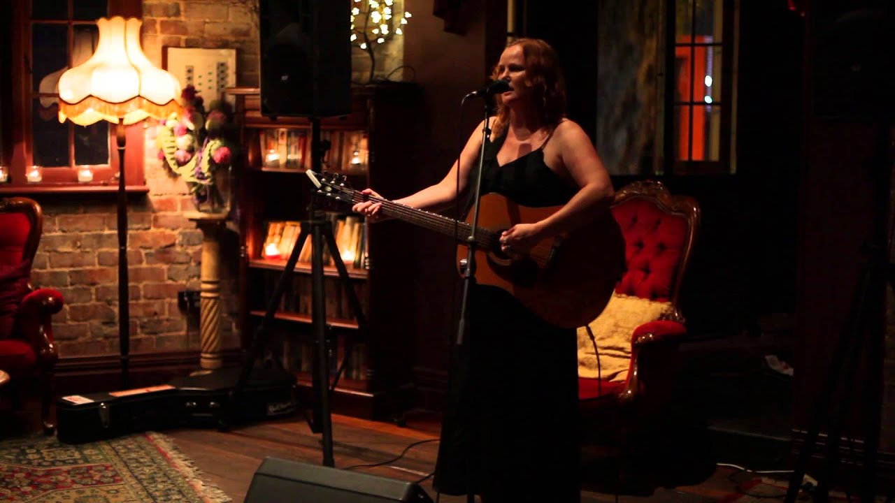 Donna Iverson - Casanova - Beaufort St Songwriters Club - YouTube