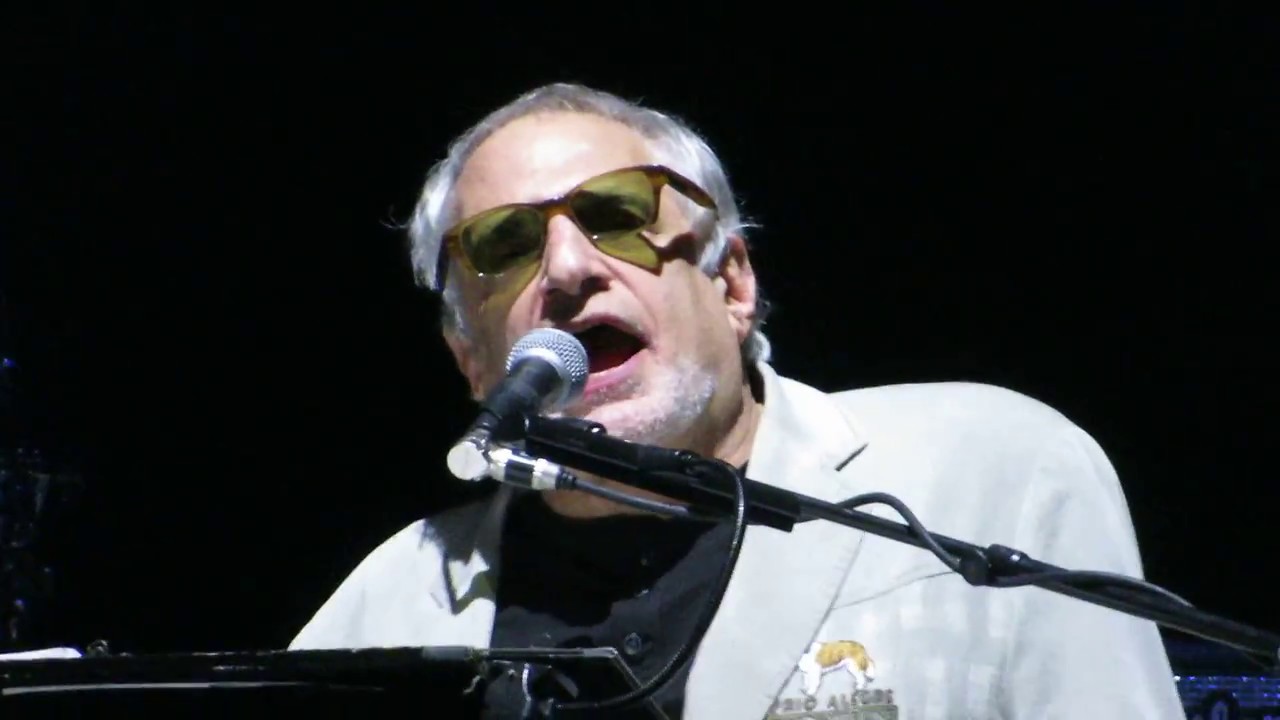 Steely Dan Hey Nineteen live at Mohegan Sun - YouTube
