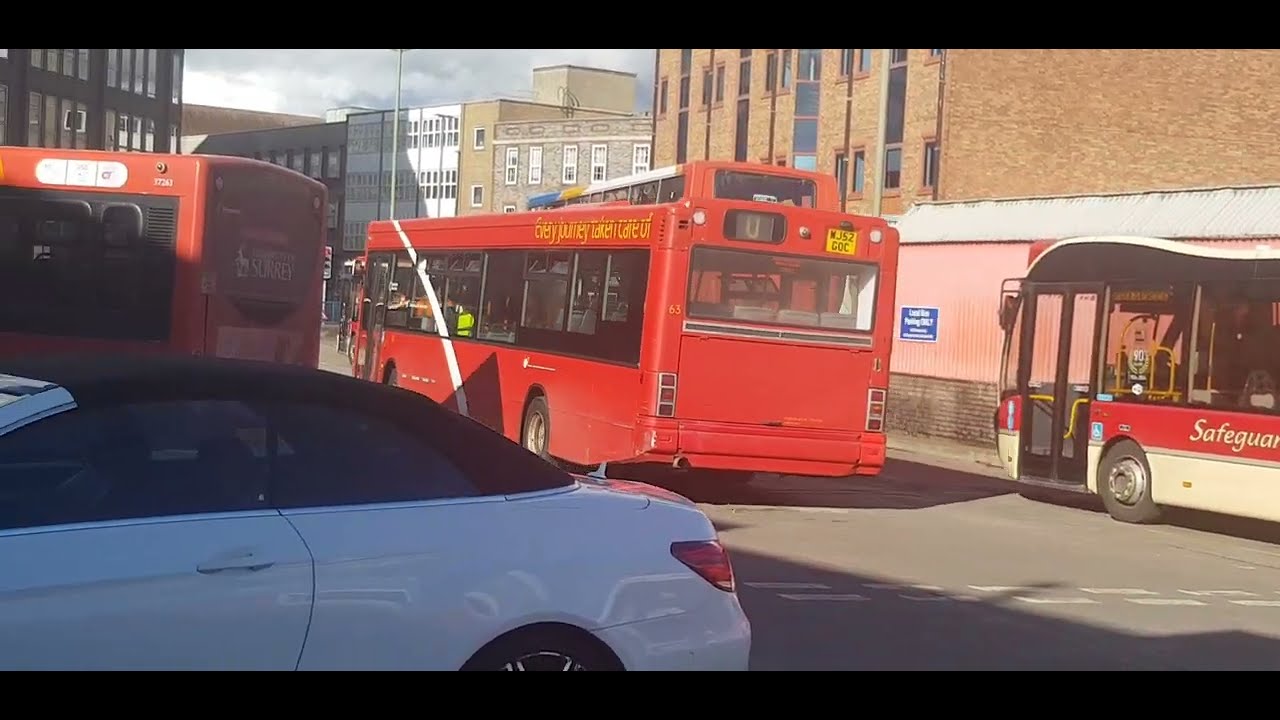 Here is the Red Dart bus in Guildford Saturday 18 March 2023 - YouTube