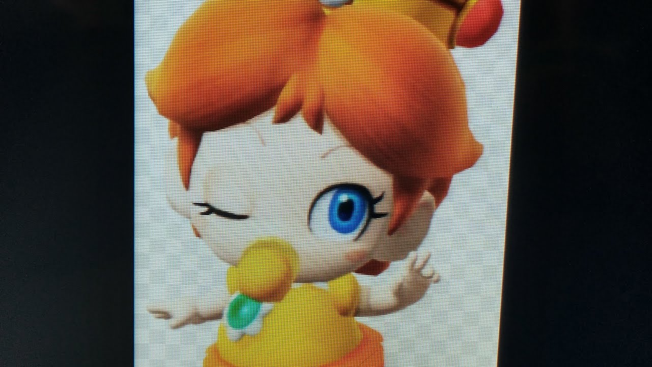 Baby Daisy Plays Mario kart Wii - YouTube