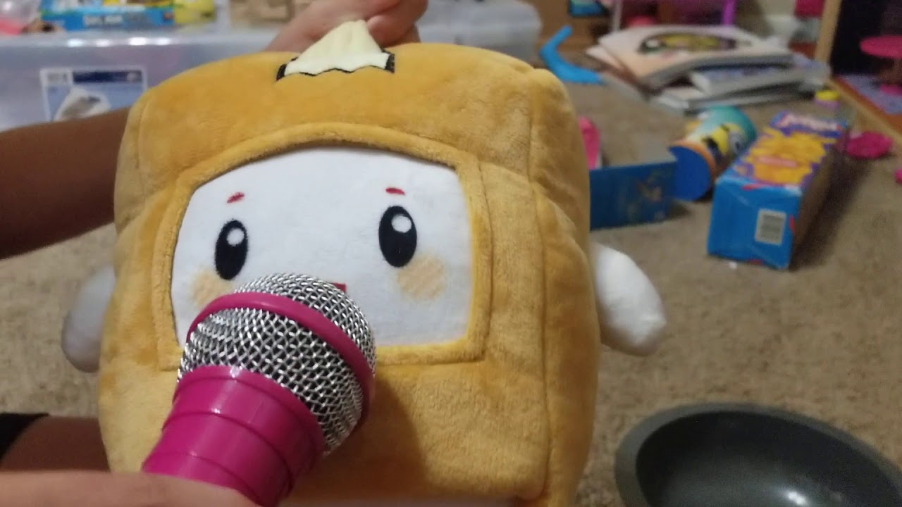 We got boxy he is singing the piggy song from lankybox #lankybox - YouTube