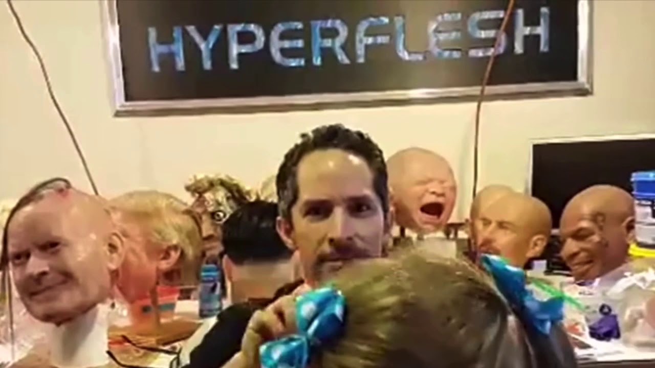 Реалистичная маска девочки (Landon Meier & Hyperflesh) - YouTube