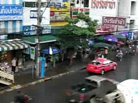 pedestrian bridge over Rama IV Rd. near Soi Ngam Duphli - YouTube