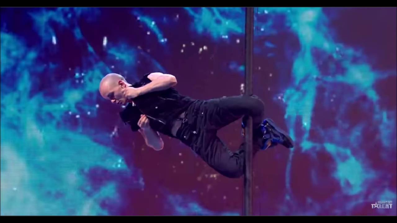 Alex Magala takes our breath away with chainsaw stunt / Grand Final ...