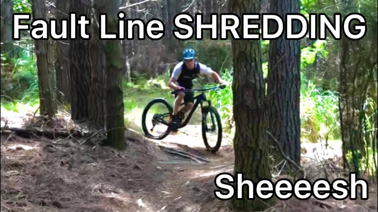 Fault Line FLYING shheeeesh // Woodhill #shorts - YouTube