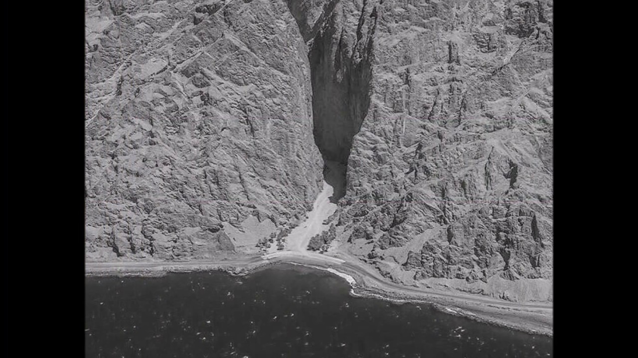 Split Mountain and Red sea where prophet Musa Moses AS crosses Saudi ...