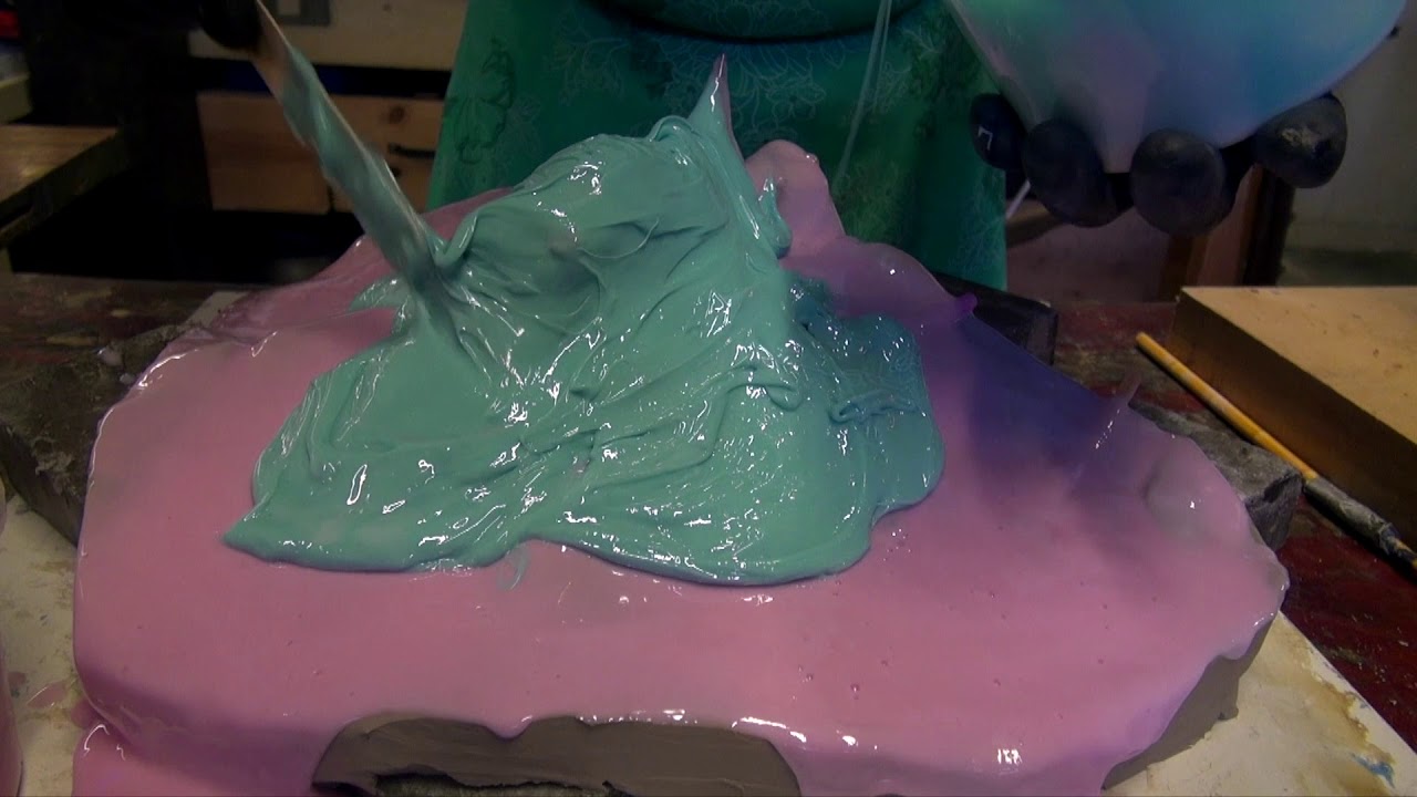 Siliconen mal maken / making Silicone mold Van Was Tot Brons / From Wax ...