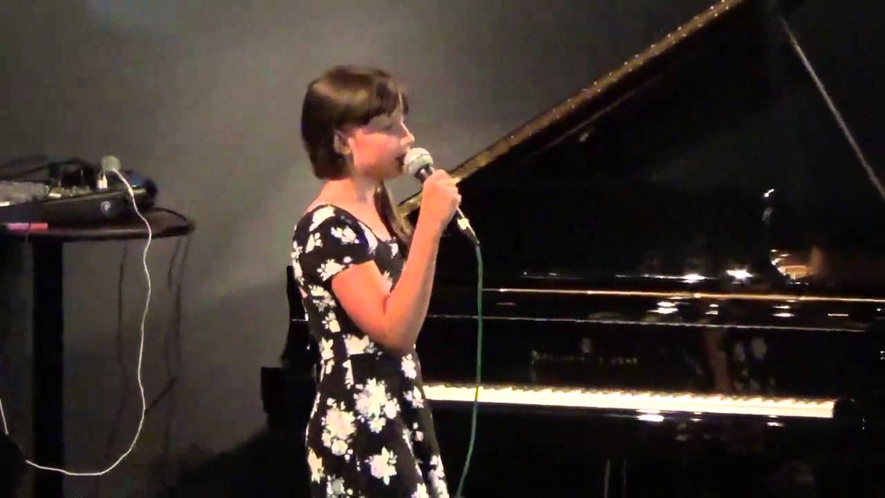 Anna sings - YouTube