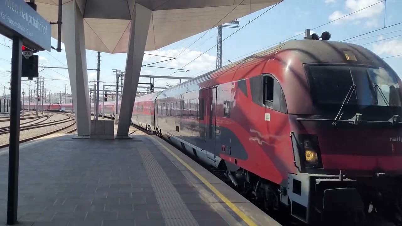 Einfahrt des railjet Xpress 184 "Dolomiten" + railjet Xpress 161 am 24. ...