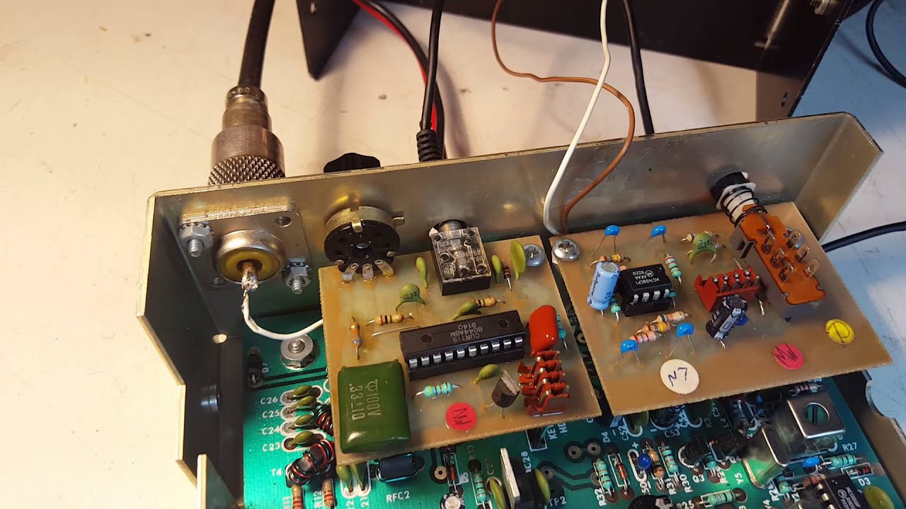 MFJ-9040 CW QRP Transceiver - YouTube