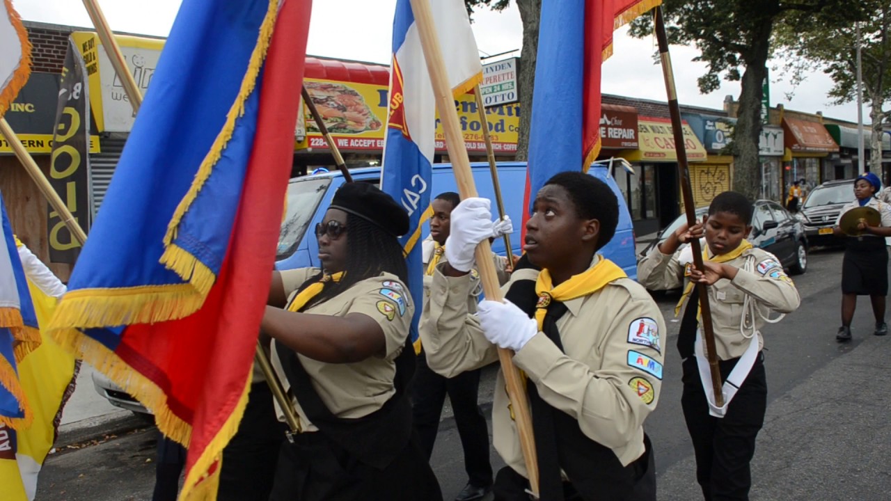 Pathfinder parade for incoming church crusade - YouTube
