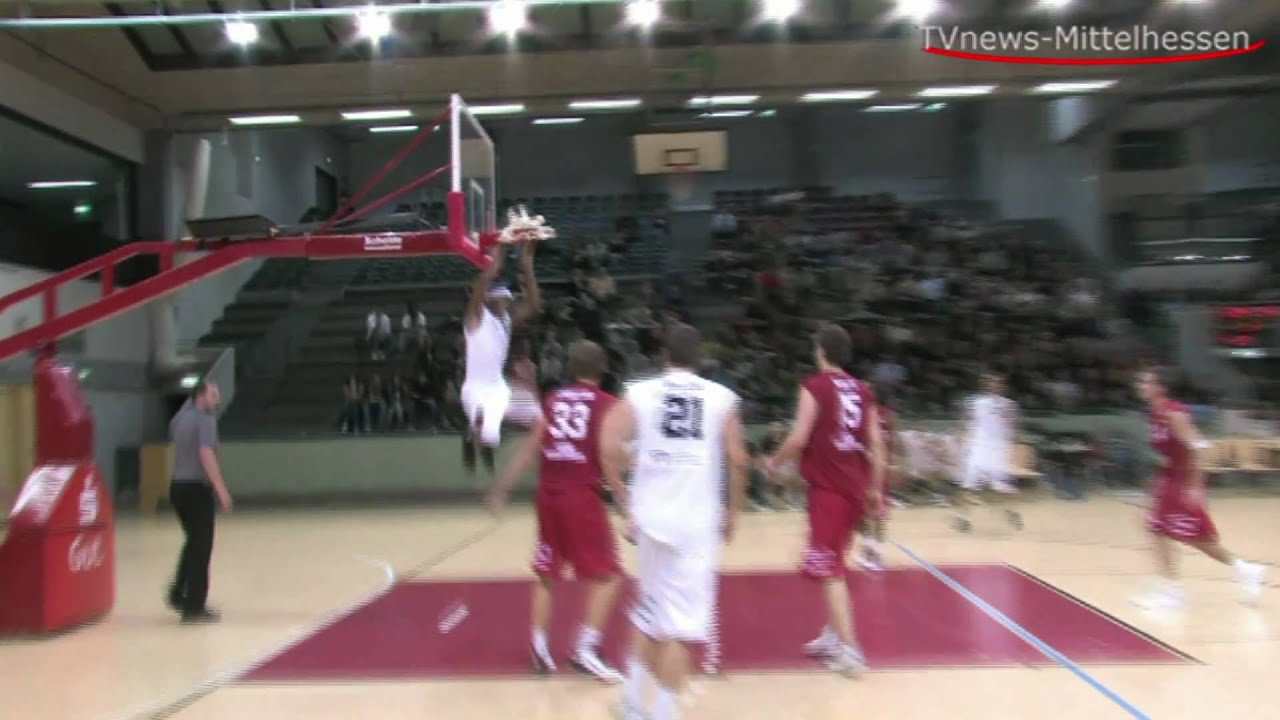 Marcus DeWayne "Magic" Johnson dunkens, Alley oop Giessen Pointers - YouTube