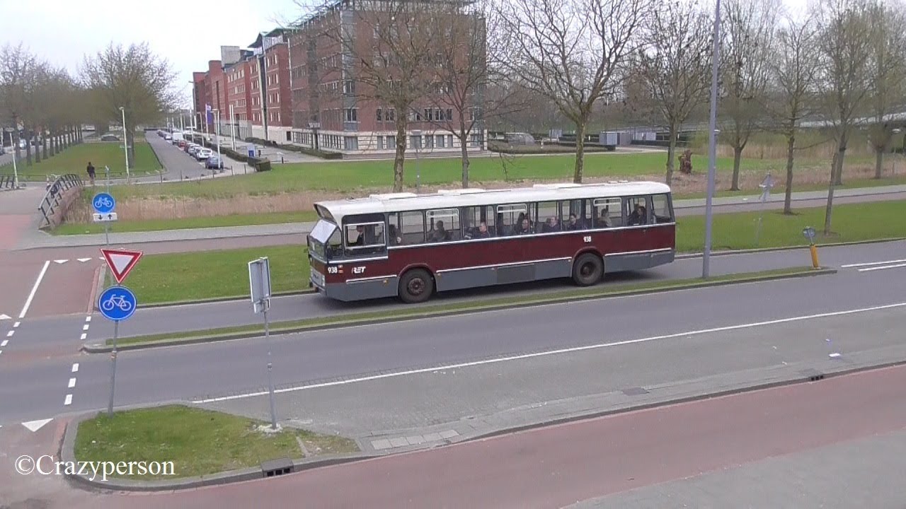 Oude DAF bussen rijden langs als metrodienst #50jaarMetro - YouTube