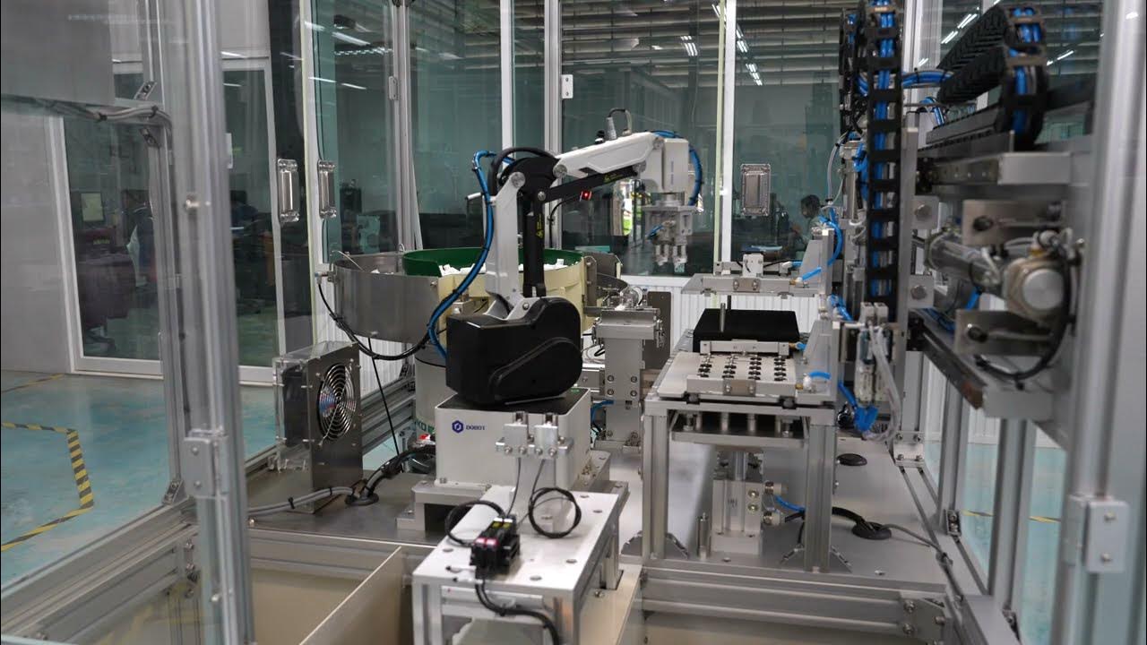 Automated assembly with Dobot MG400 and parts feeder - YouTube