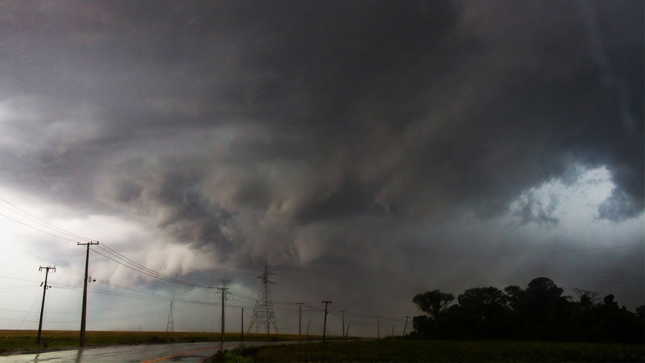 Tempestade com ventos fortes (Downburst) atinge Maringá e região - 02 ...