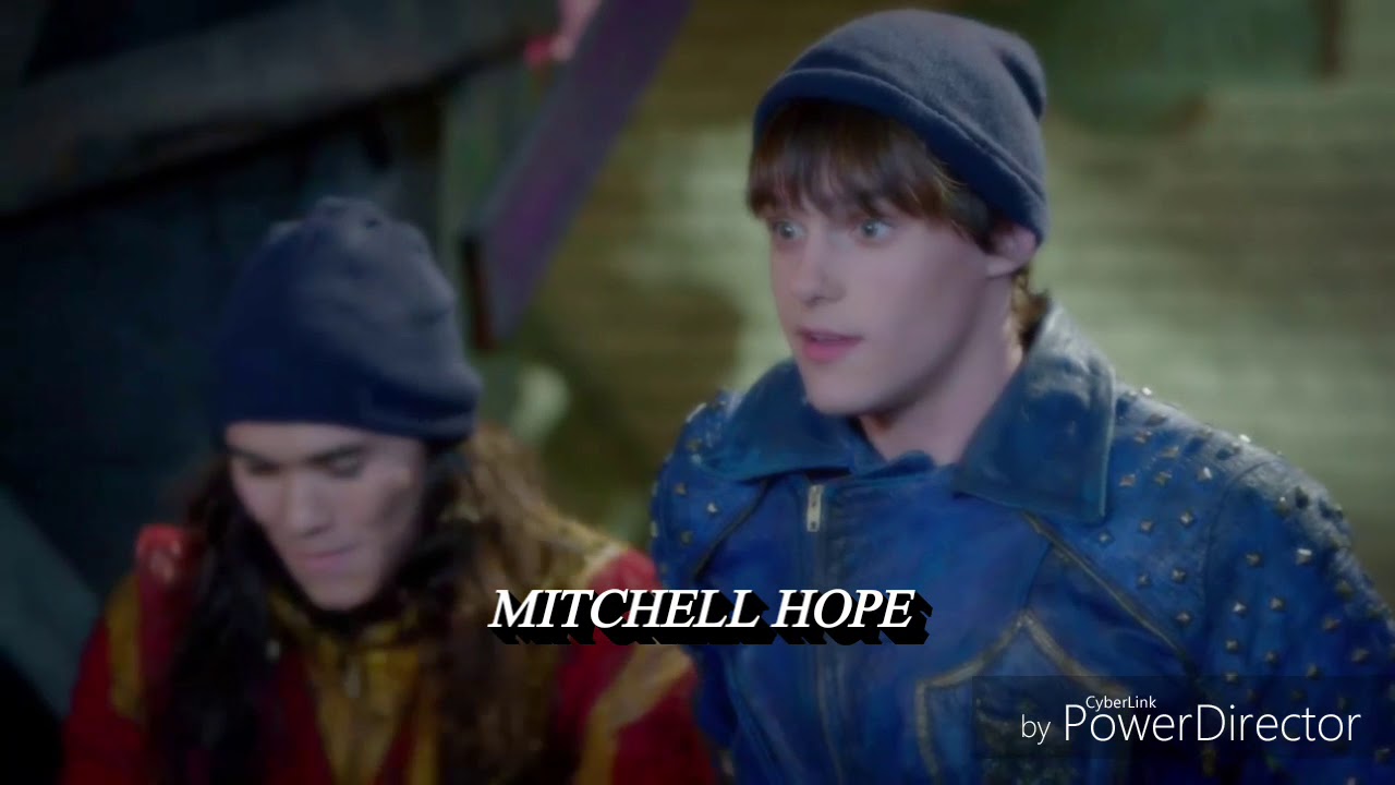 descendants 2 opening credits - YouTube