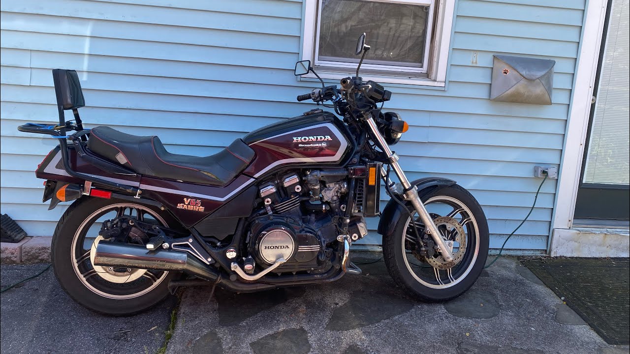 Can you Daily a motorcycle Antique? Classic? POV 1984 Honda Sabre ...