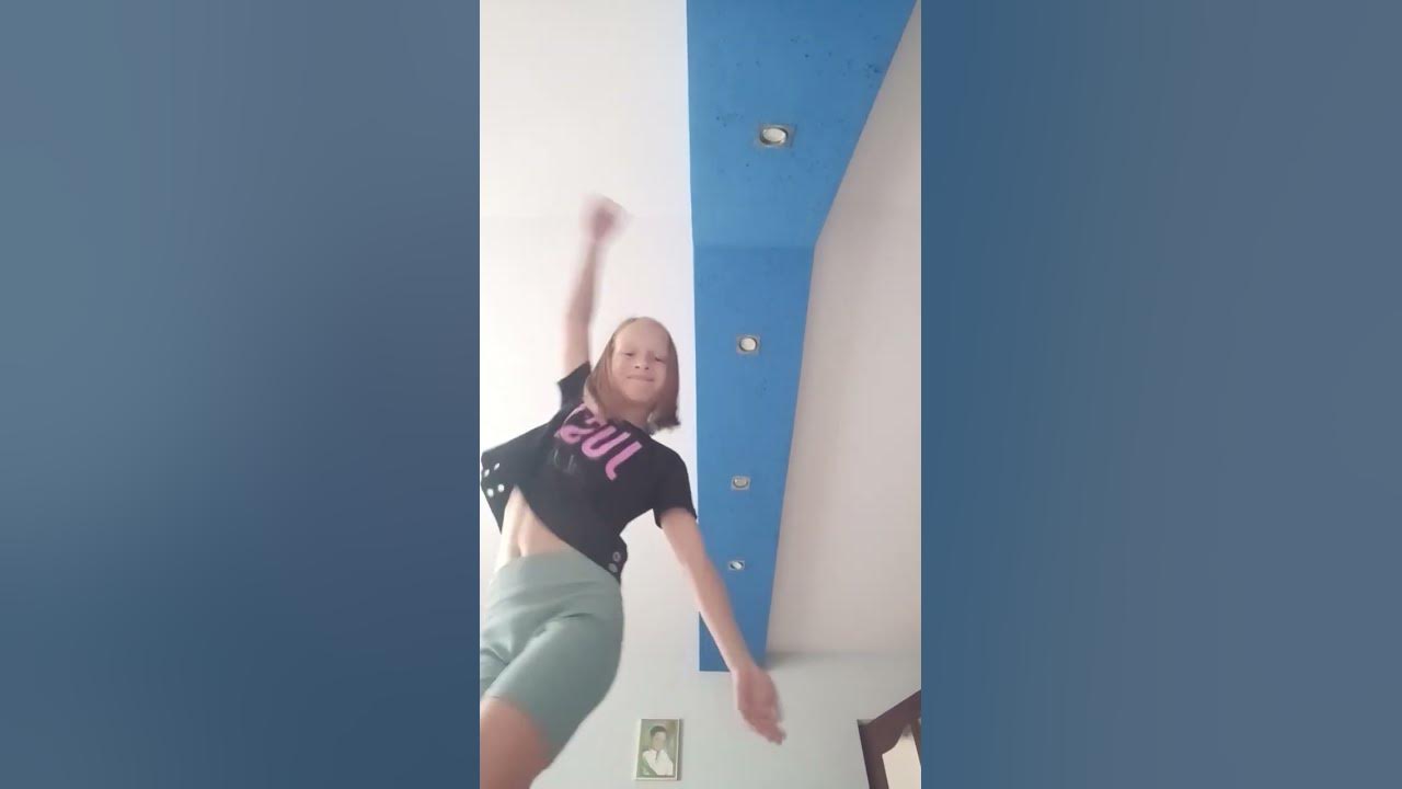 dogram w wtorek - YouTube