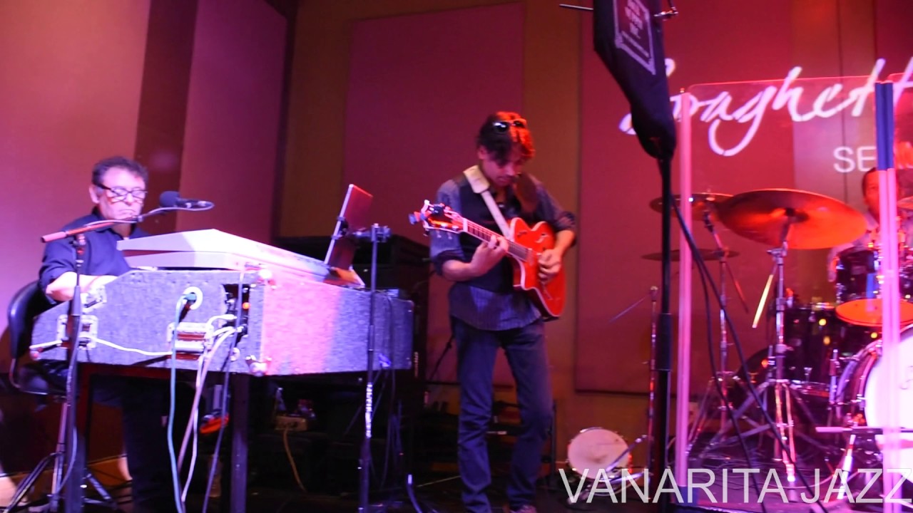 Will Donato doing Italia. - YouTube