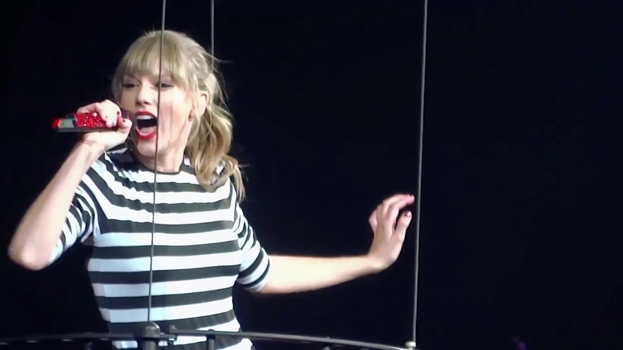 Taylor Swift - Sparks Fly (Live at The RED Tour DVD) - YouTube