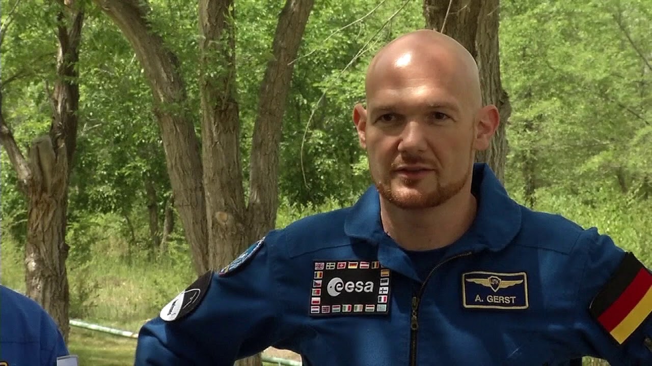 Alexander Gerst talks about International Cooperation in space - YouTube