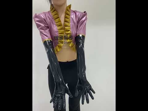 seamless latex glove’s it’s hard not to love it 😍 #rubber #latexlife #latex #fashionstyle