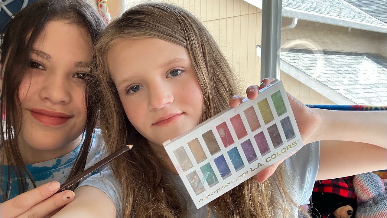 Doing my friends makeup @Pretty Seed - YouTube