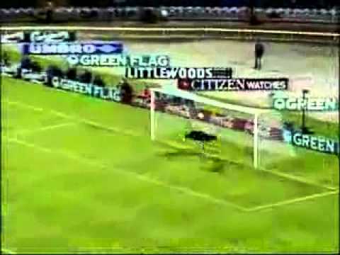 Çılgın Kaleci'den Akrep Vuruşu Kurtarışı