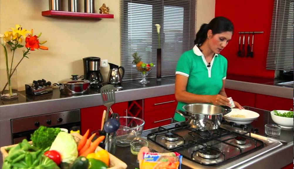 Nouilles Apollo aux Boullettes de Poisson et Cresson - YouTube