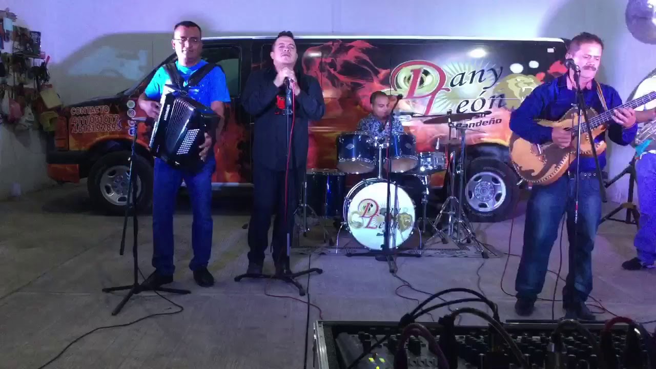 Dany León y su Bandeño Sentimental en vivo - YouTube