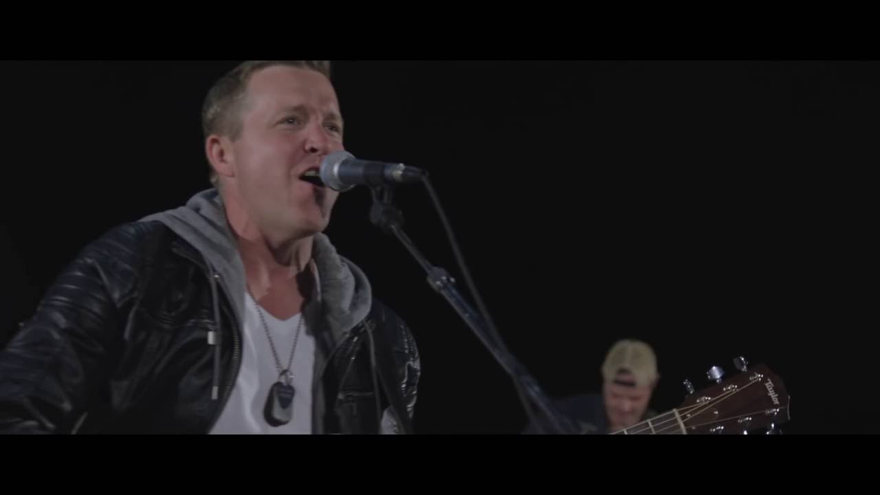 BRAD BATTLE - HUNG UP - OFFICIAL MUSIC VIDEO - YouTube