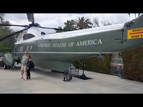 President Nixon helicopter last day goodbye - YouTube