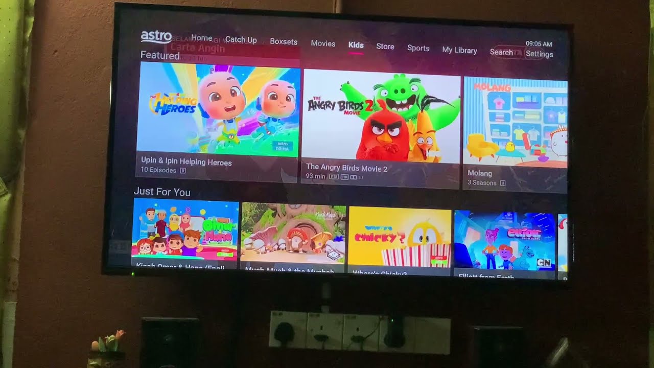 Astro Ultra Box interface on your TV - YouTube