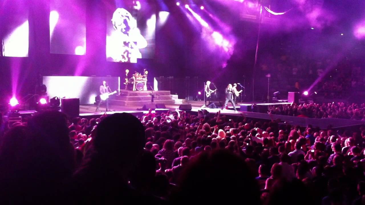 Def Leppard - Photograph (Live Melbourne 2011) - YouTube