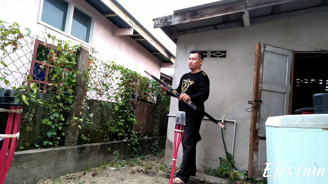 Mamluk training traditional bow (beginer) - YouTube