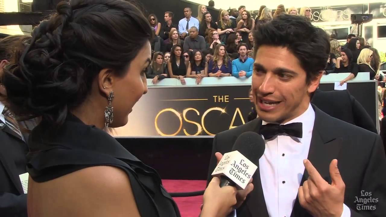 Yan England on Oscars Red Carpet 2013 - YouTube