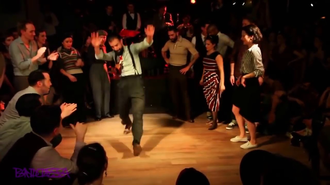 ! Un million de roses rouge - YouTube