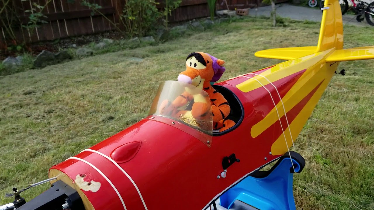 SAITO 91 FOUR STROKE ON SPACEWALKER ARF - YouTube