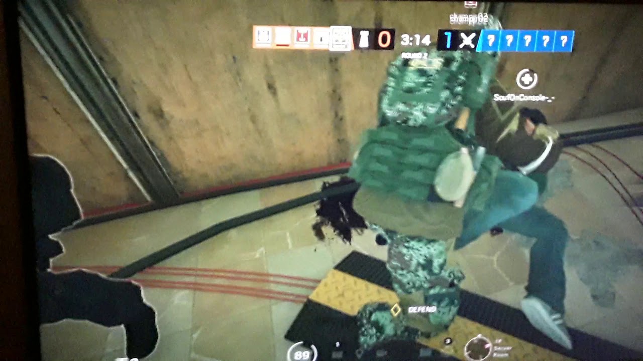 Little kid rages at Siege - YouTube