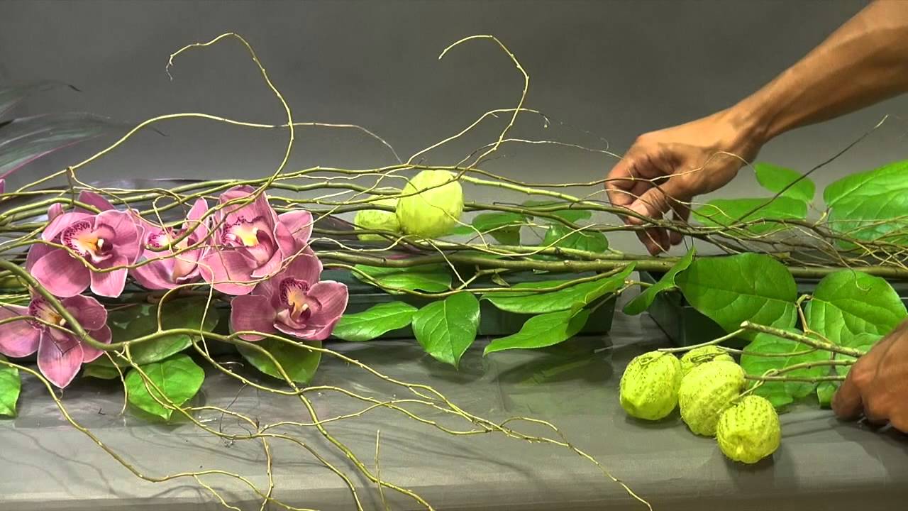 B140 Floral Design in platform style 平台式花藝設計 - YouTube
