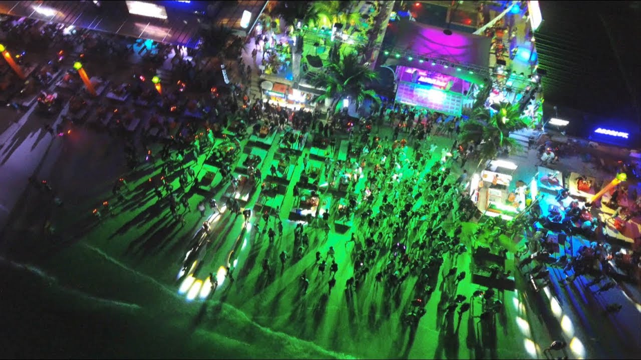 HALLOWEEN PARTY AT ARK BAR BEACH CLUB - YouTube