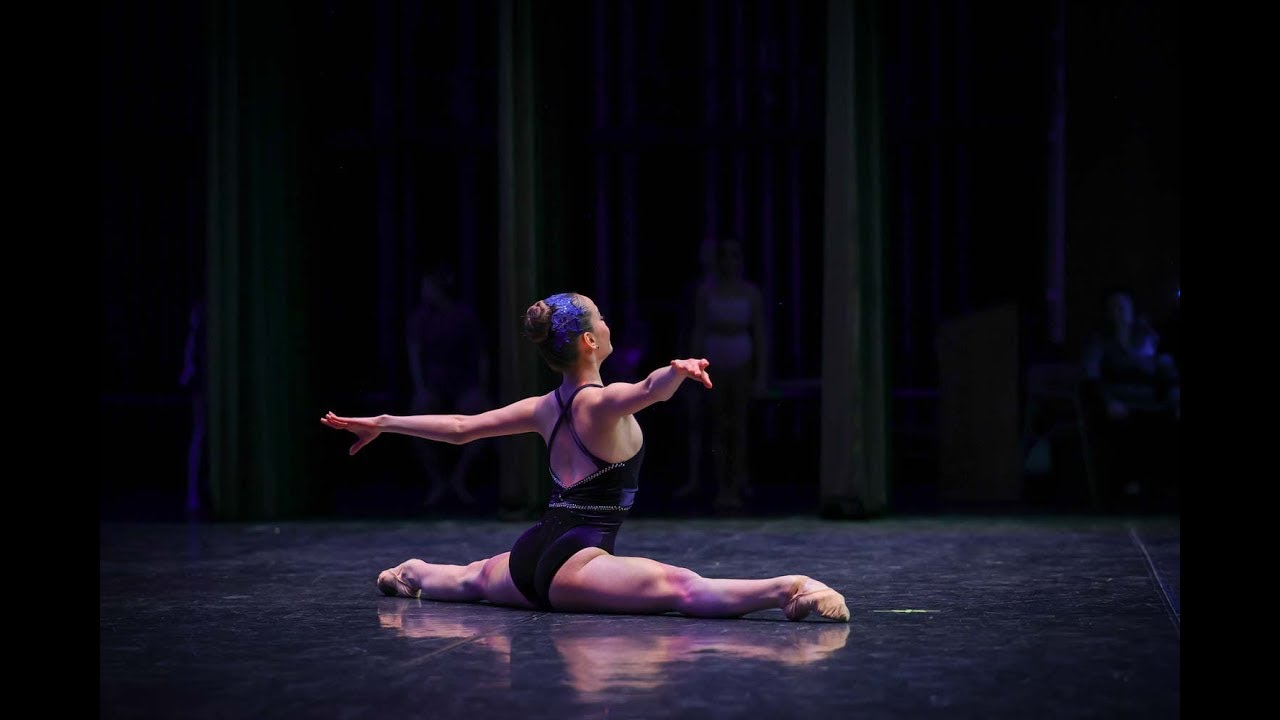 145 Chloé Le Pettigrew - Motion - Dance Solo - YouTube