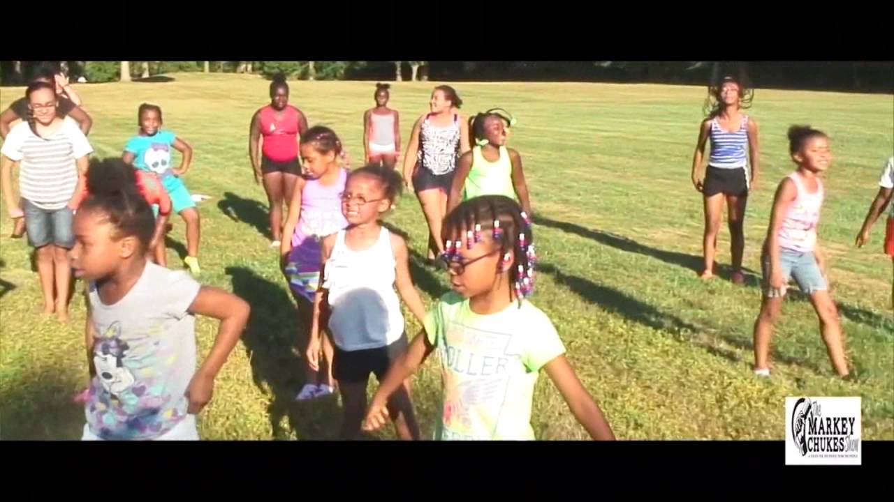 Markey Chukes Show: Interviewing Crystal Jones re: Cheerleading - YouTube