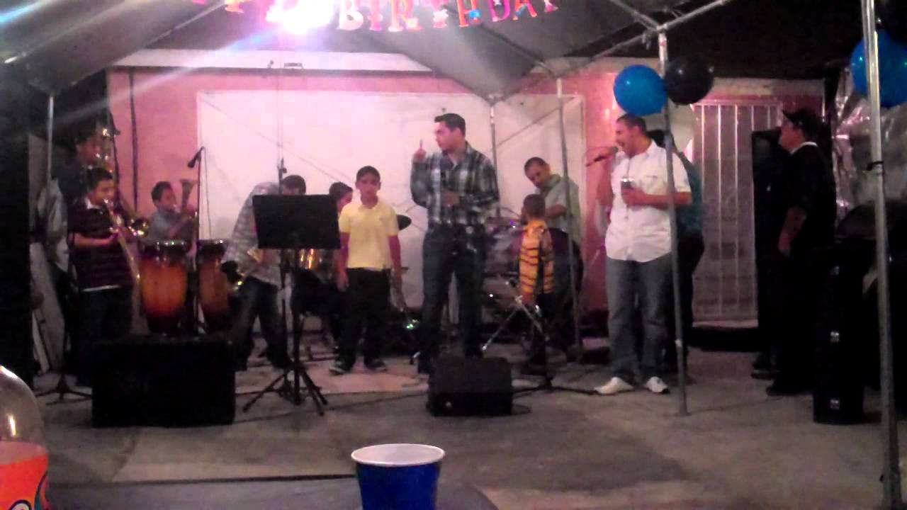 Chava Farias y Banda Los Parranderos "La Ultima Sombra" - YouTube