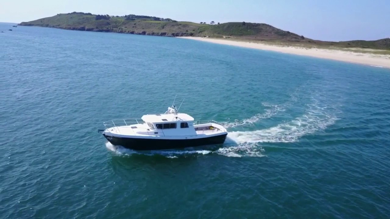 Lochin 40ft - YouTube