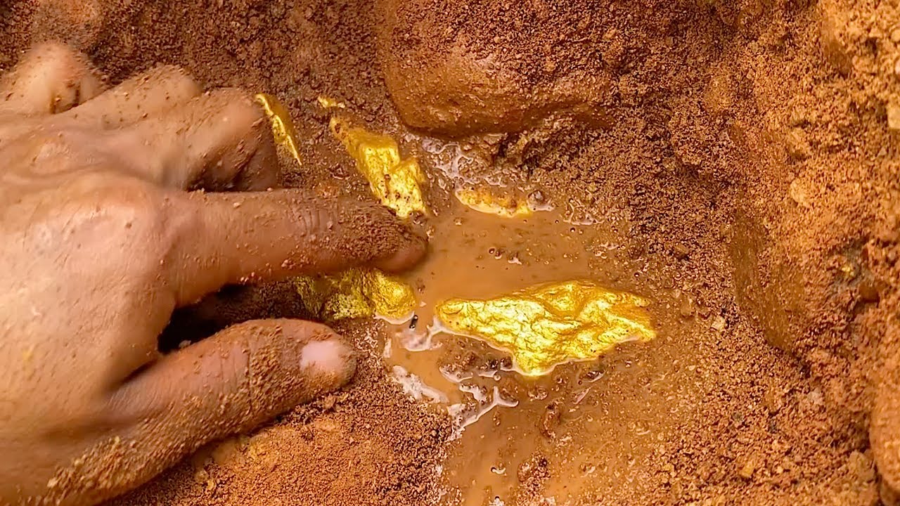 Finding and digging treasure gold under the big stone - YouTube