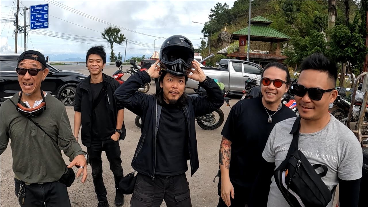 The Hong Kong Gang tearing it up the Mae Hong Son Loop - YouTube