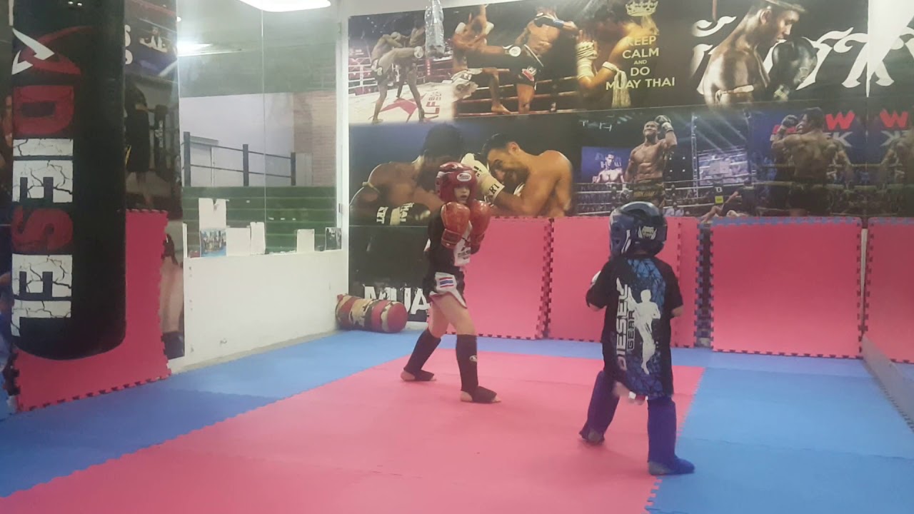 Beginners junior class training session - YouTube