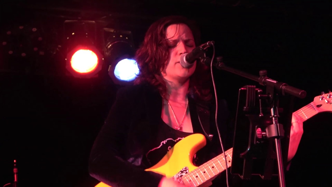 Azure Wolf, Black Cat, 2-1-2020 - YouTube